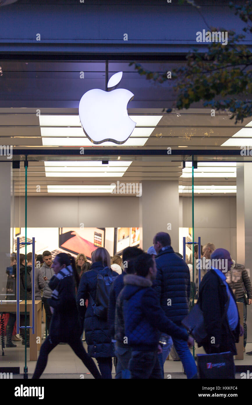 Zurich people november hi-res stock photography and images - Alamy