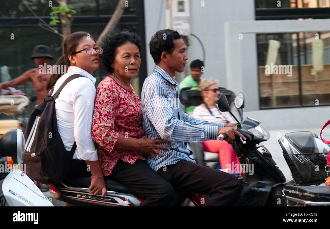 Streets of Phnom Penh Stock Photo - Alamy