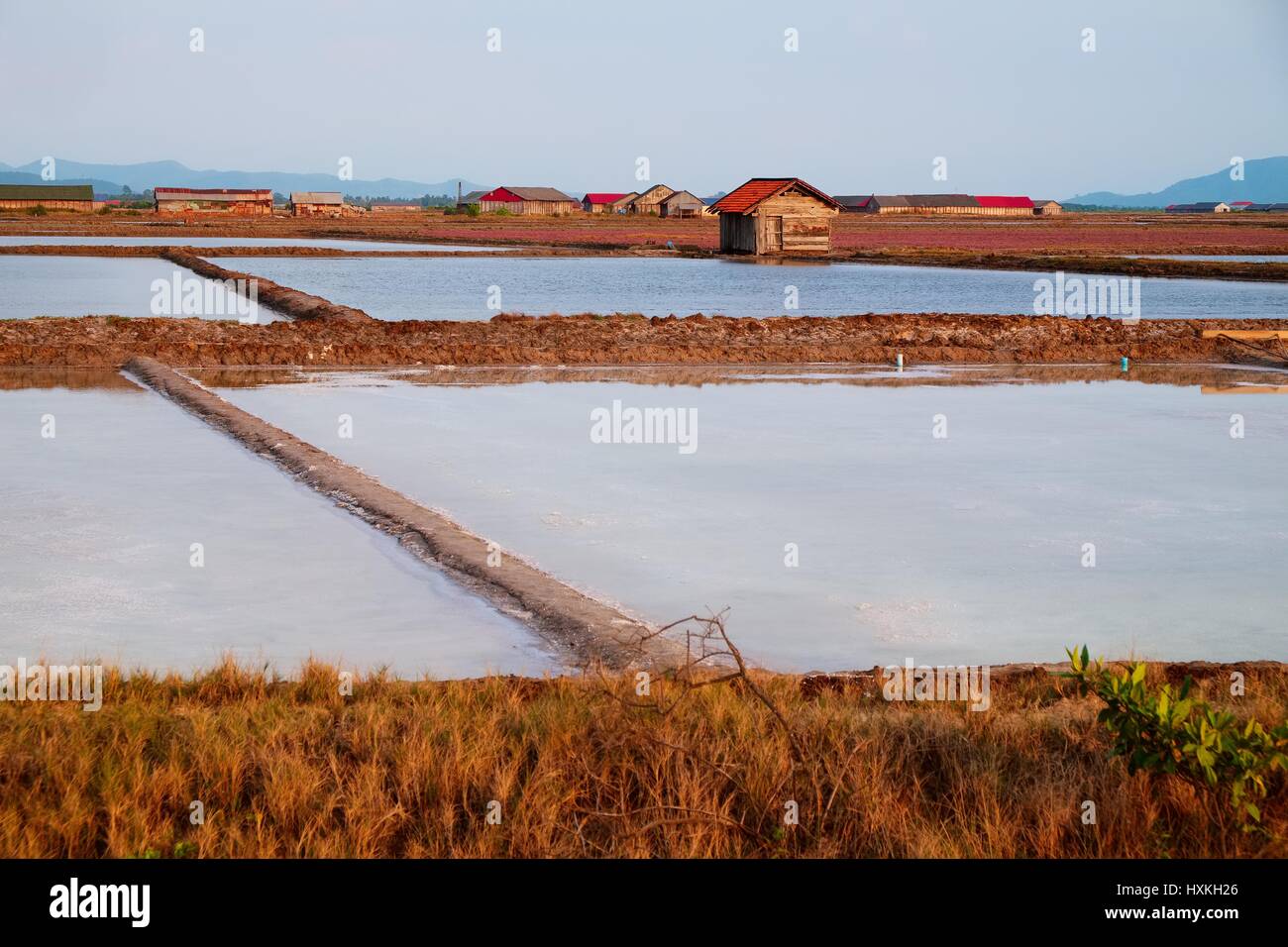 Pan basins hi-res stock photography and images - Alamy