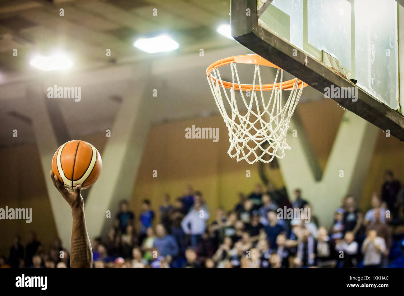 scoring the winning points at a basketball game Stock Photo - Alamy