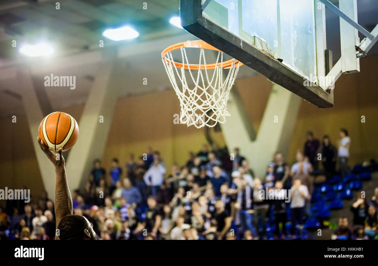 scoring the winning points at a basketball game Stock Photo - Alamy