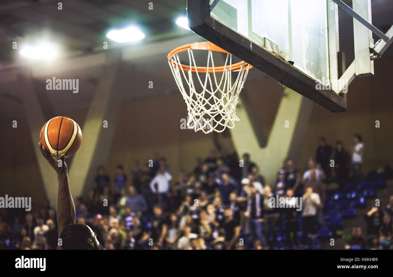 scoring the winning points at a basketball game Stock Photo - Alamy