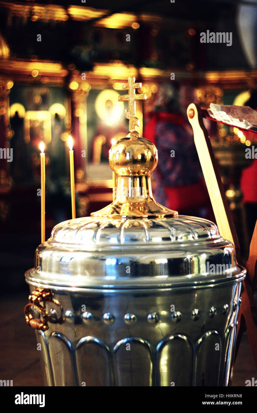 Altar cross stand hi-res stock photography and images - Alamy