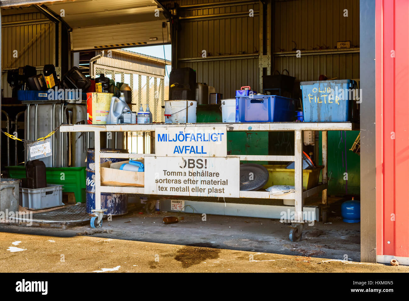 Hazardous waste hi-res stock photography and images - Alamy