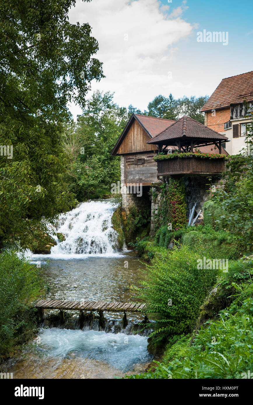 Pretty little rustic building hi-res stock photography and images - Alamy