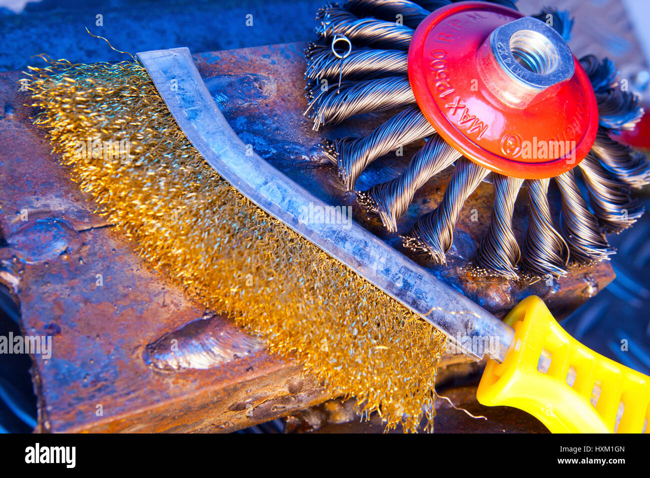 Wire brush cleaning hi-res stock photography and images - Alamy