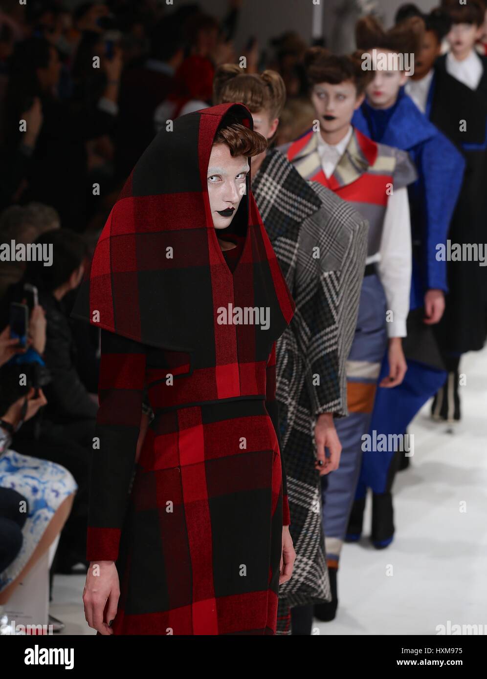 London Fashion Week , Fashion Scout Feb 2017 Catwalk Stock Photo - Alamy