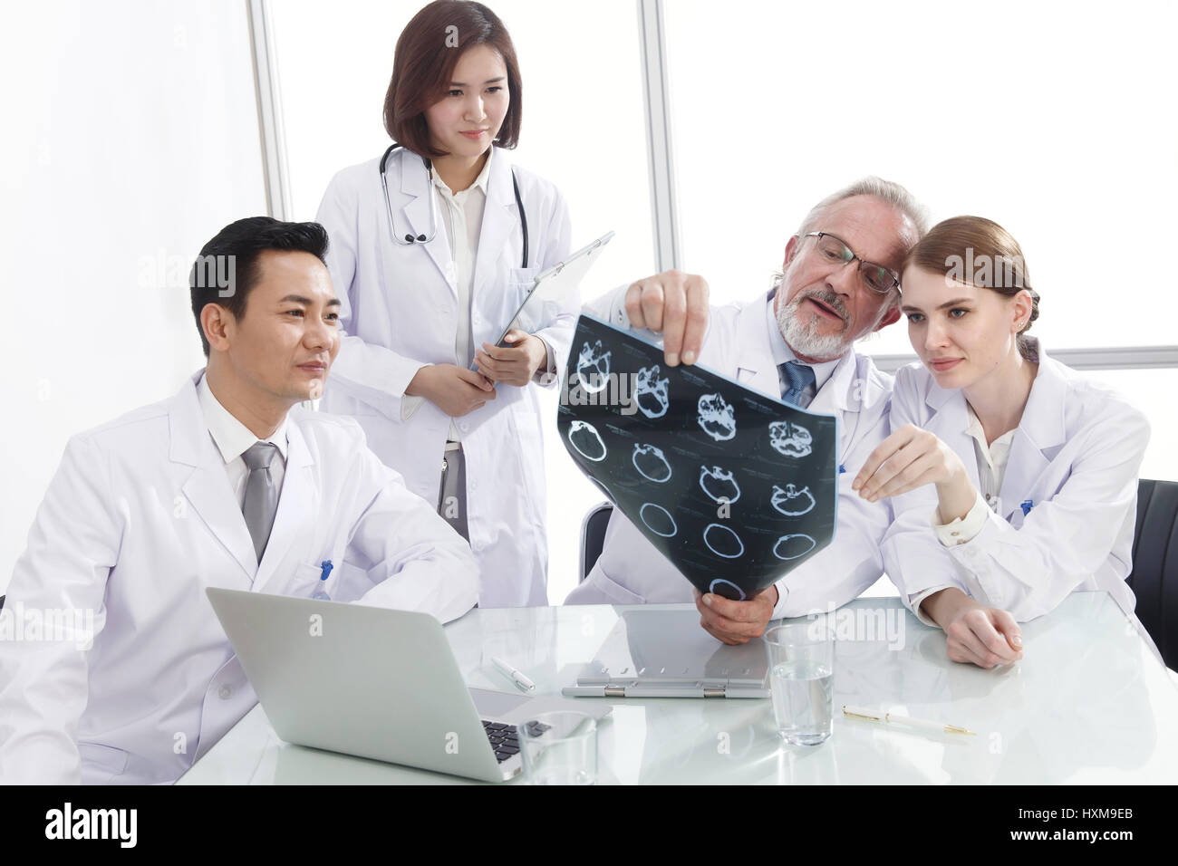 Chinese doctor mri hi-res stock photography and images - Alamy