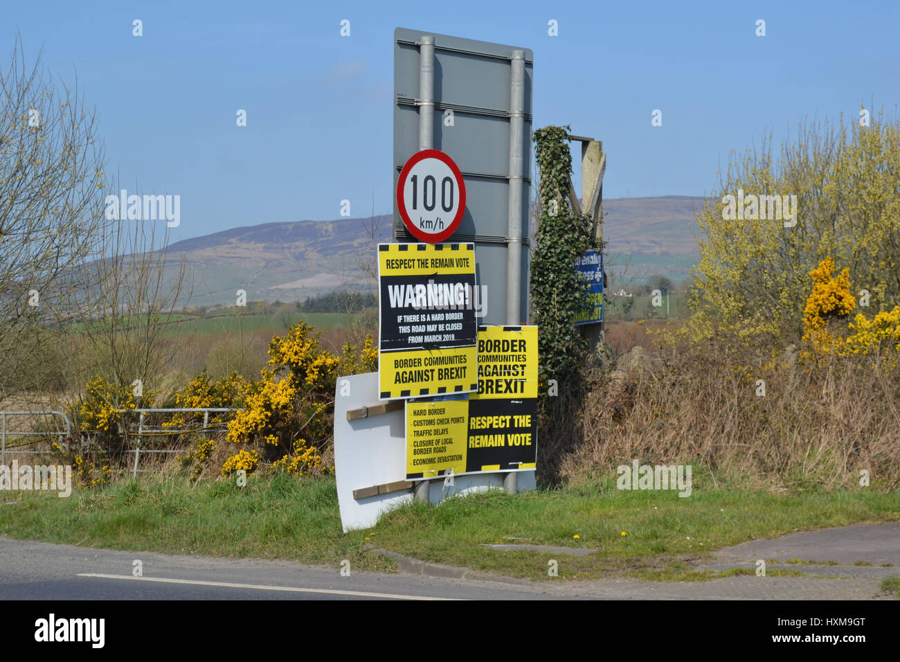 The border between londonderry hi-res stock photography and images - Alamy