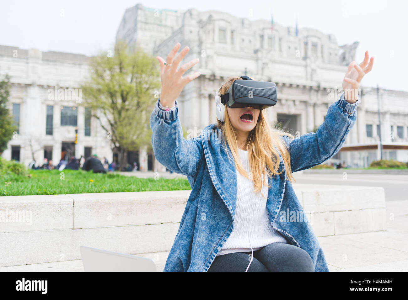 Augmented reality viewer hi-res stock photography and images - Alamy