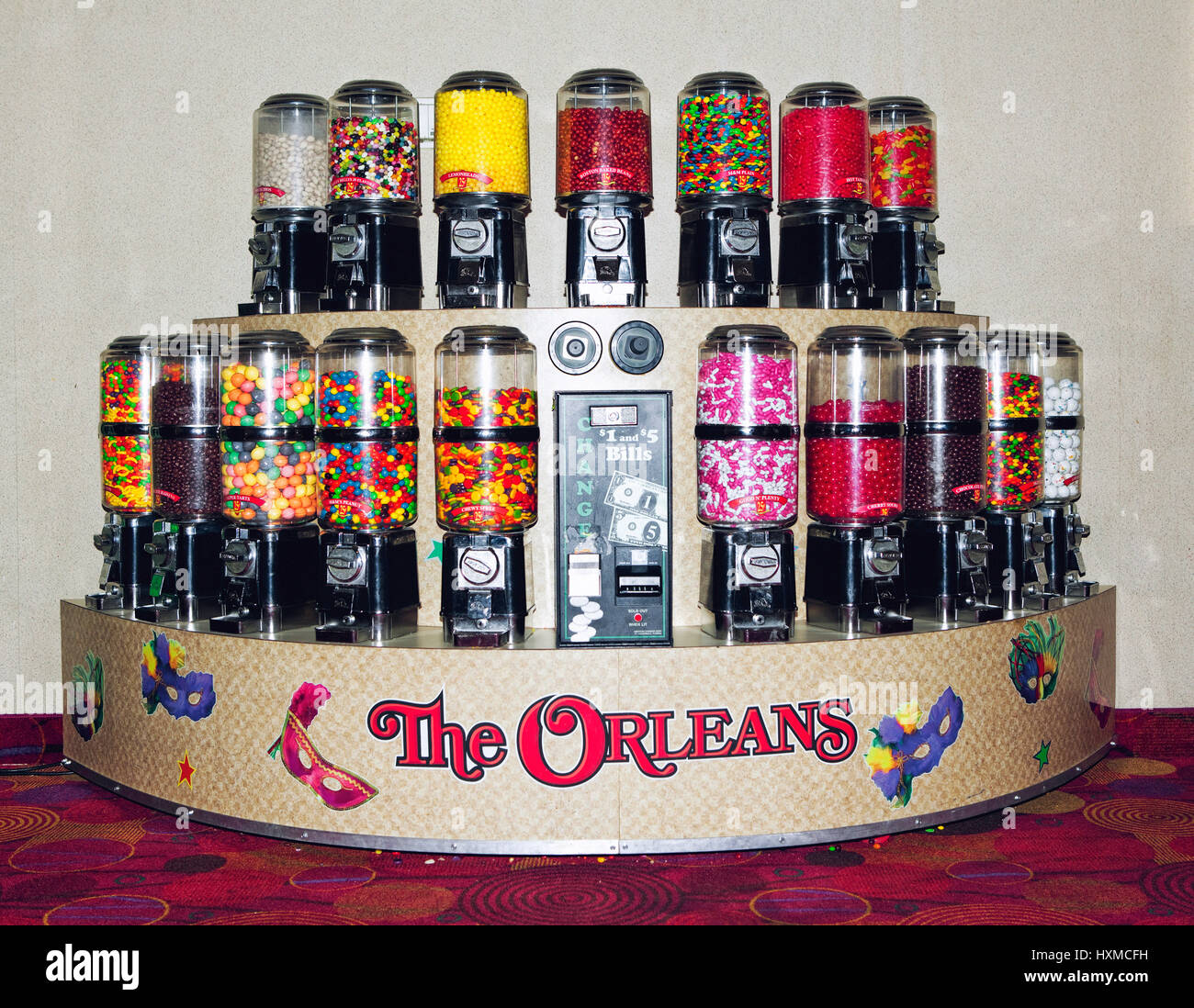 Gumball machines hi-res stock photography and images - Alamy