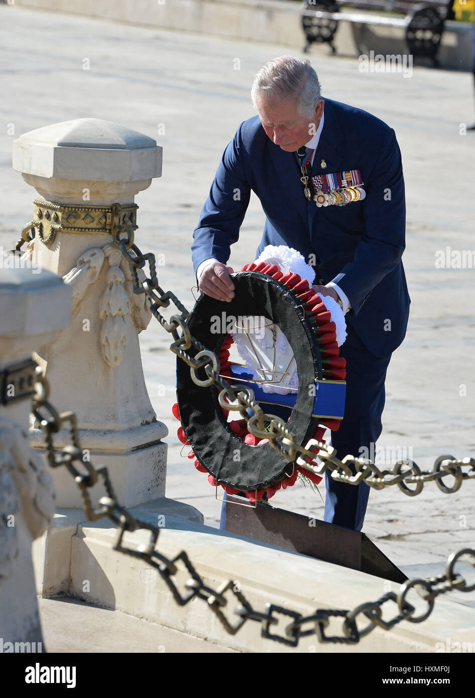 The Prince of Wales lays a wreath at the Tomb of the Unknown Soldier in ...