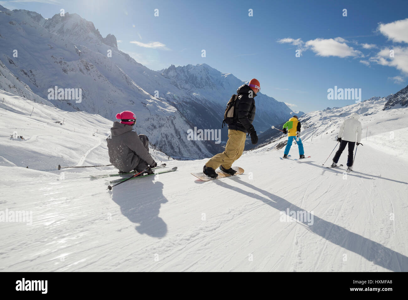 Snowboarders resort hi-res stock photography and images - Alamy