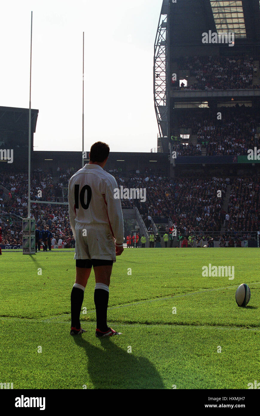 PAUL GRAYSON PREPARES TO KICK ENGLAND V TONGA RU 15 October 1999 Stock ...