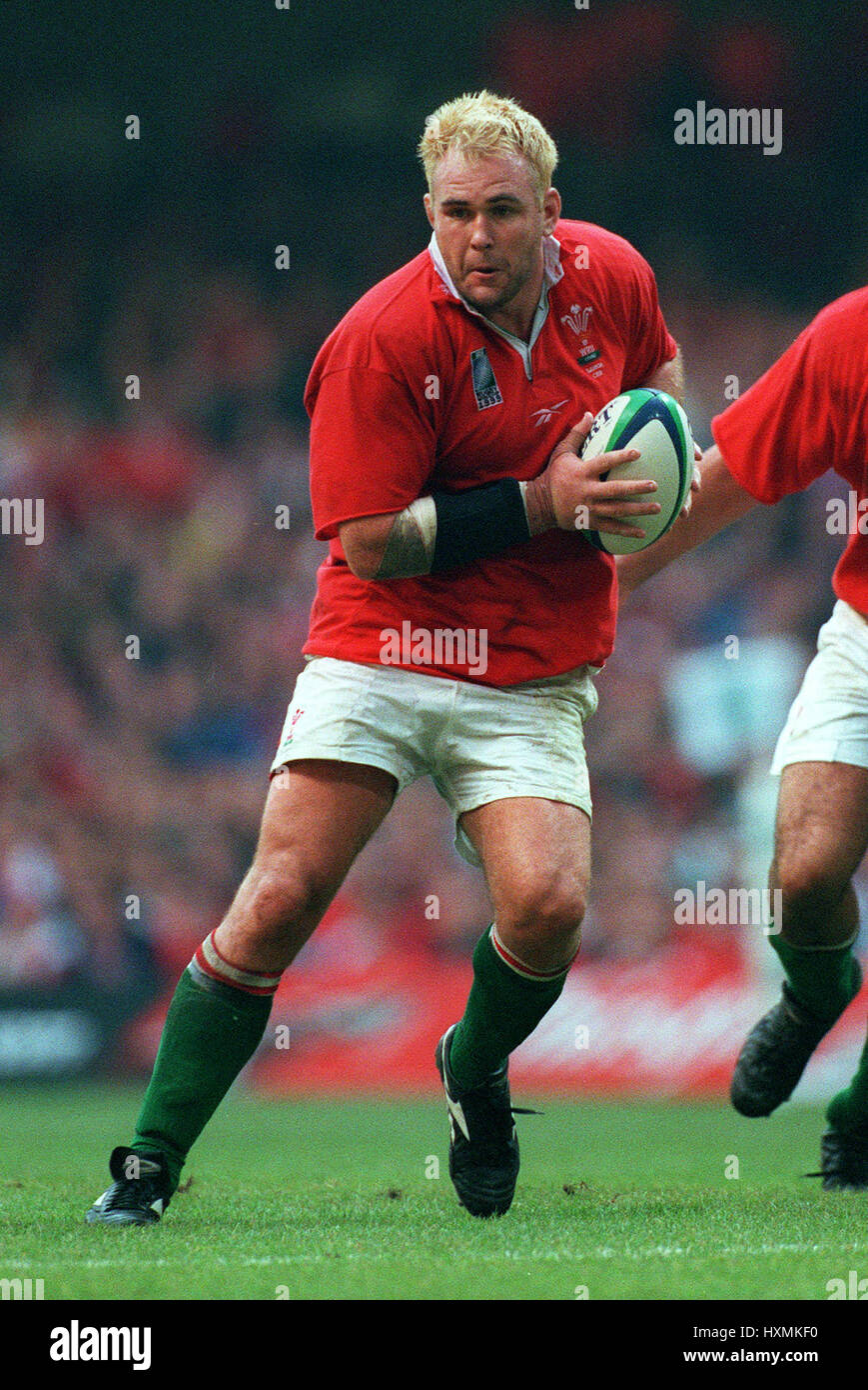 SCOTT QUINNELL WALES & LLANELLI RU 14 October 1999 Stock Photo - Alamy