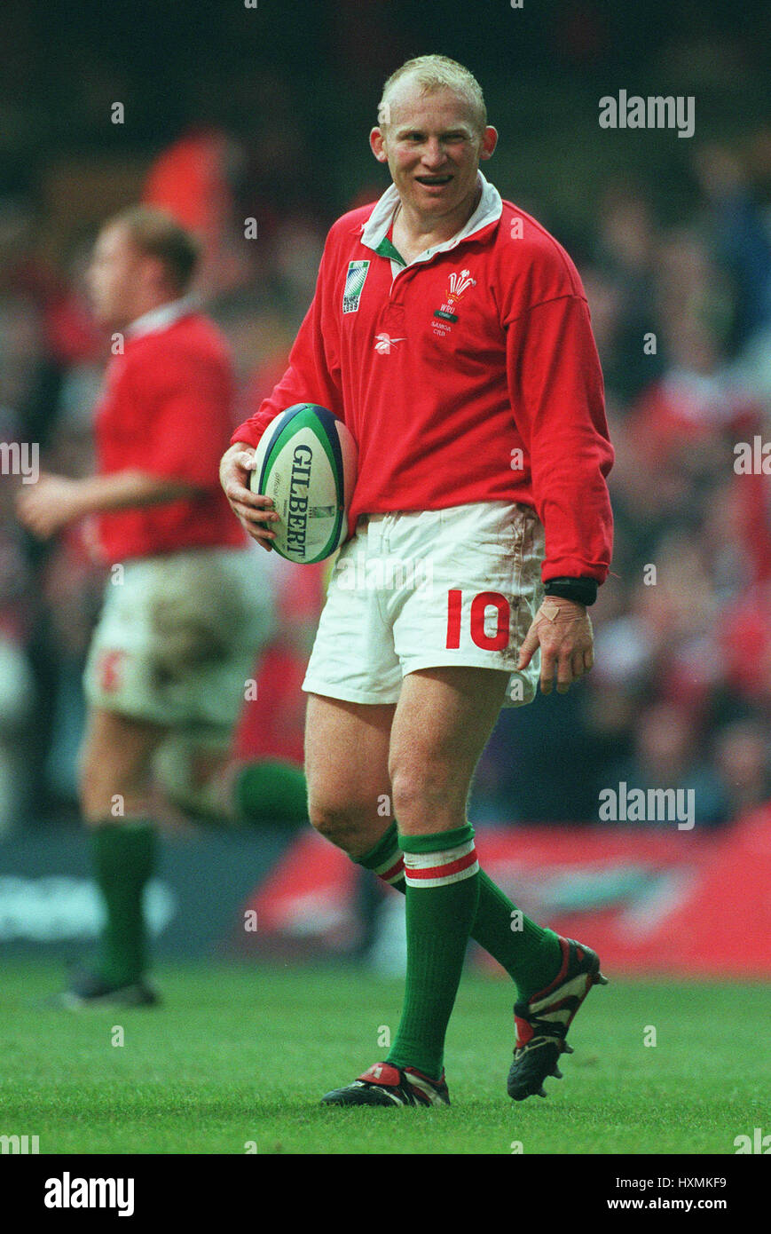 NEIL JENKINS WALES & CARDIFF RU 14 October 1999 Stock Photo - Alamy