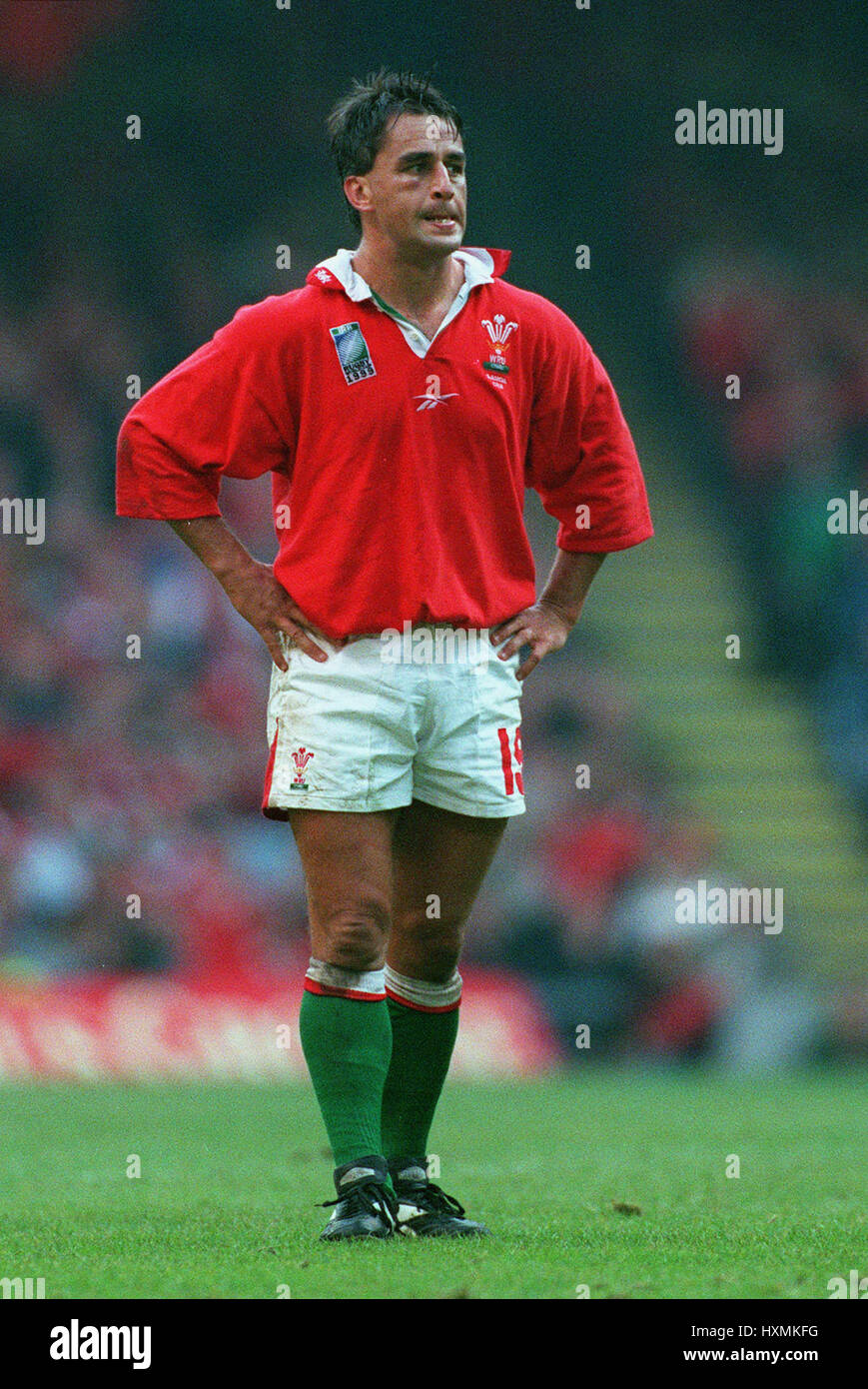SHANE HOWARTH WALES & NEWPORT RU 14 October 1999 Stock Photo - Alamy