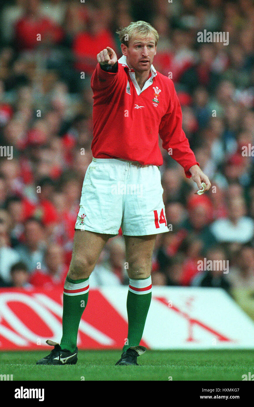 GARETH THOMAS WALES & CARDIFF RU 14 October 1999 Stock Photo - Alamy
