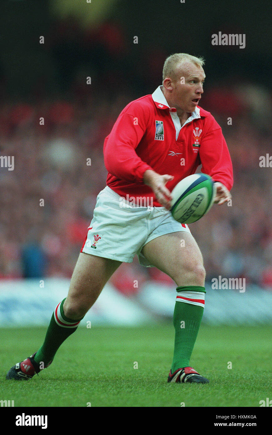 NEIL JENKINS WALES & CARDIFF RU 14 October 1999 Stock Photo - Alamy