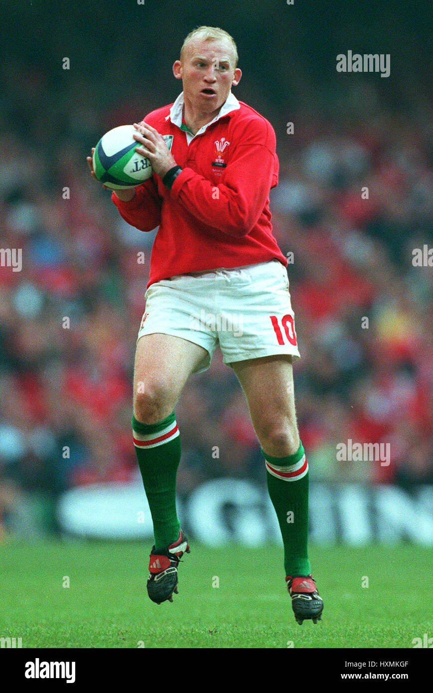 NEIL JENKINS WALES & CARDIFF RU 14 October 1999 Stock Photo - Alamy
