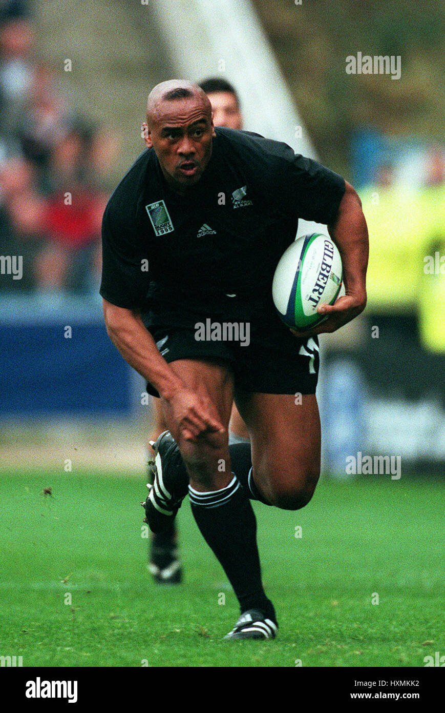 JONAH LOMU NEW ZEALAND RU 14 October 1999 Stock Photo - Alamy