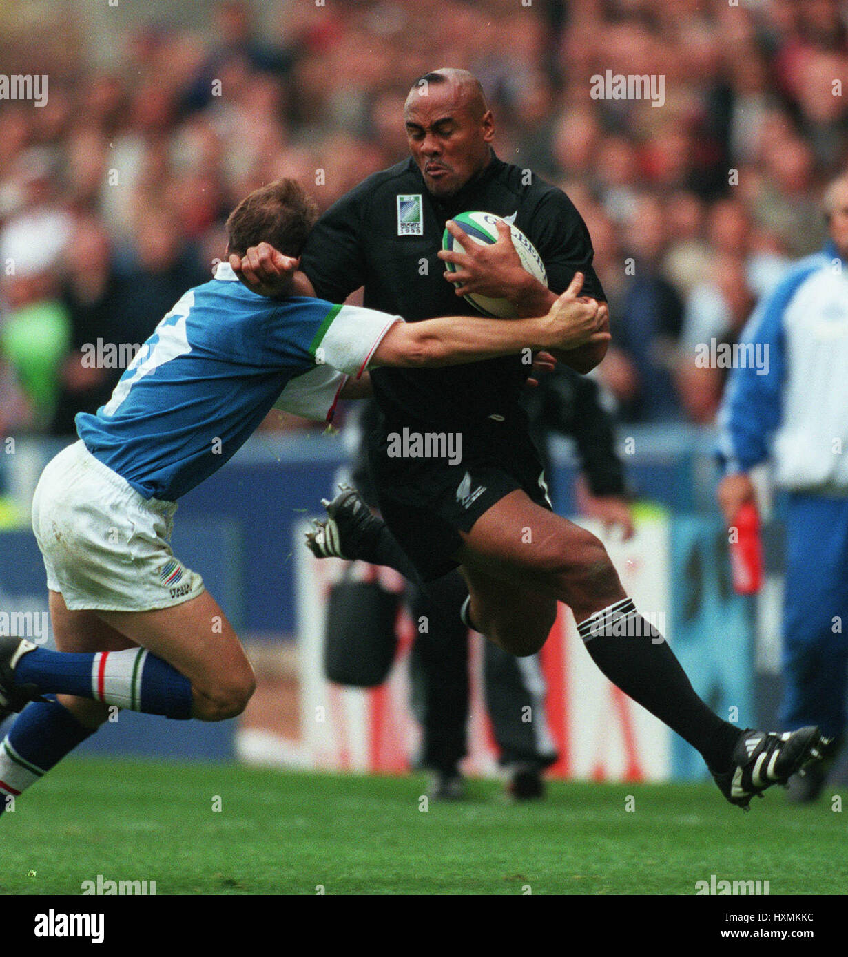 JONAH LOMU & MATT PINI NEW ZEALAND V ITALY 14 October 1999 Stock Photo ...