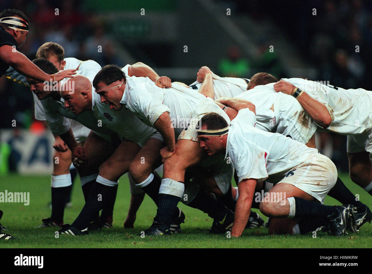ENGLAND PLAYERS IN SCRUM ENGLAND V NEW ZEALAND RU 09 October 1999 Stock ...