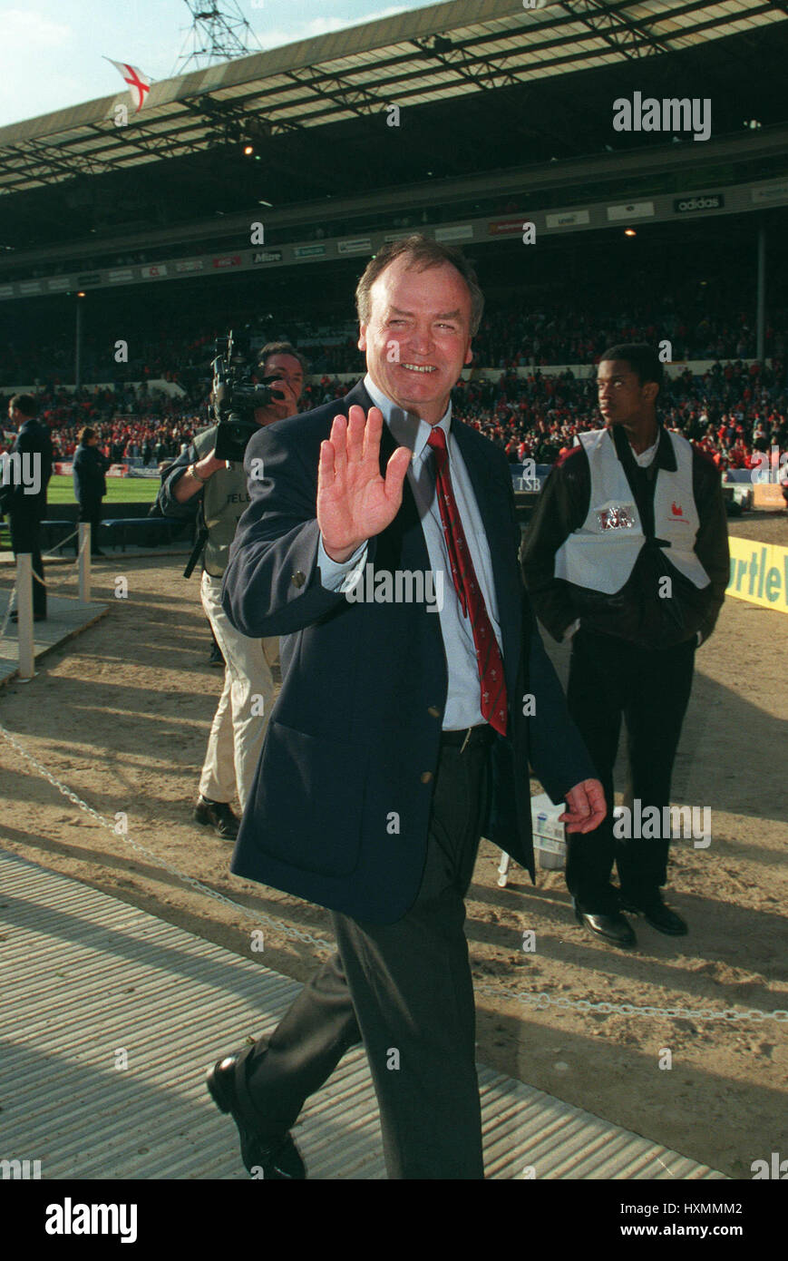 Graham henry 1999 hi-res stock photography and images - Alamy