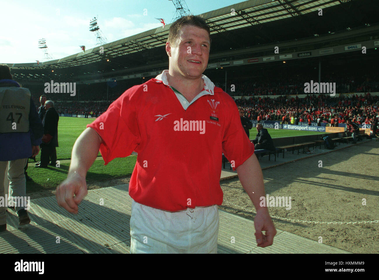 SCOTT GIBBS CELEBRATES VICTORY WALES V ENGLAND 11 April 1999 Stock ...