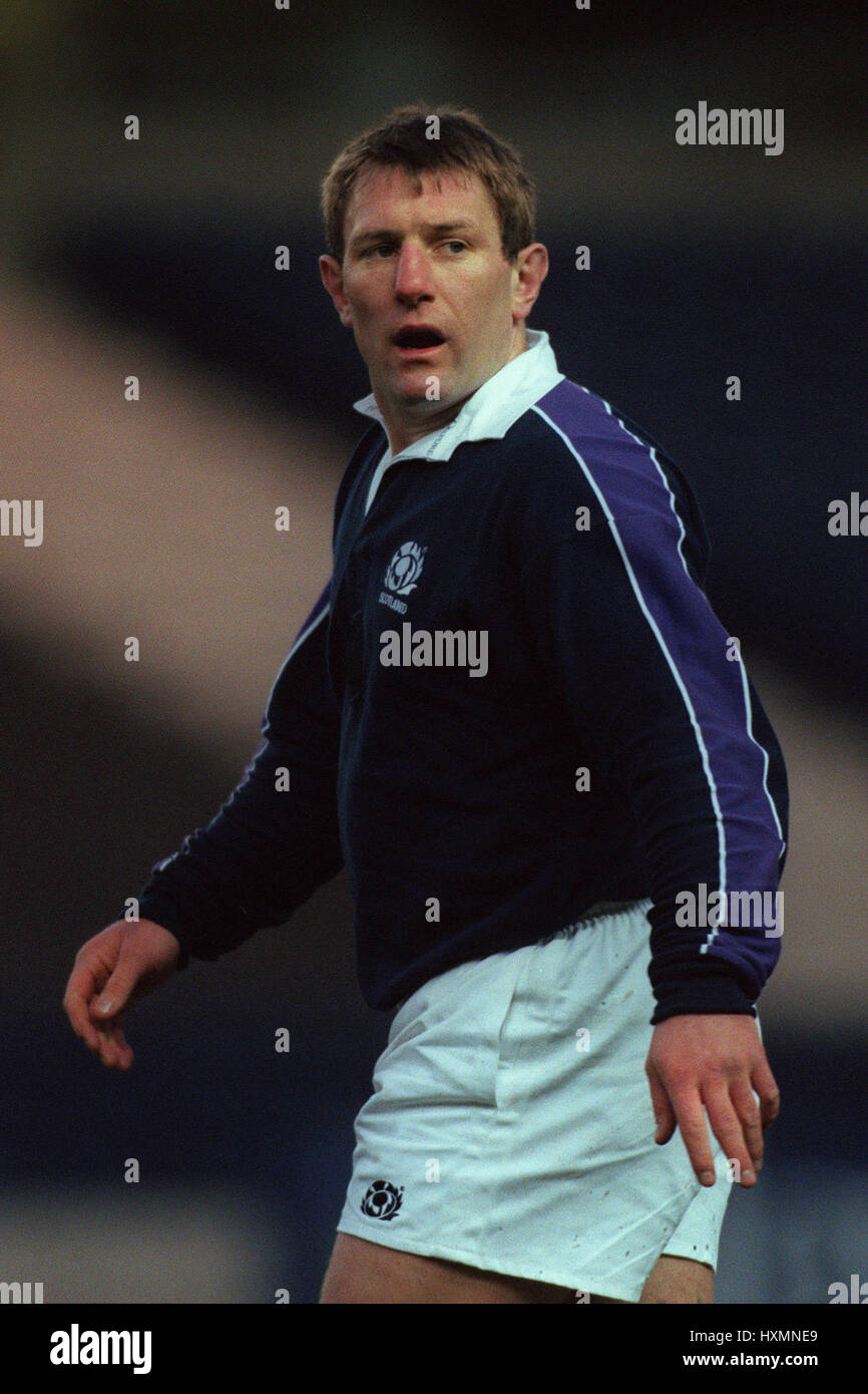 GARY ARMSTRONG SCOTLAND & NEWCASTLE RU 29 November 1998 Stock Photo - Alamy