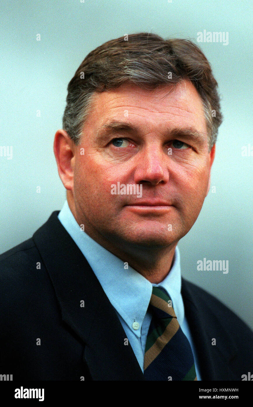 ROD MACQUEEN AUSTRALIAN RU TRANIER 21 November 1998 Stock Photo - Alamy