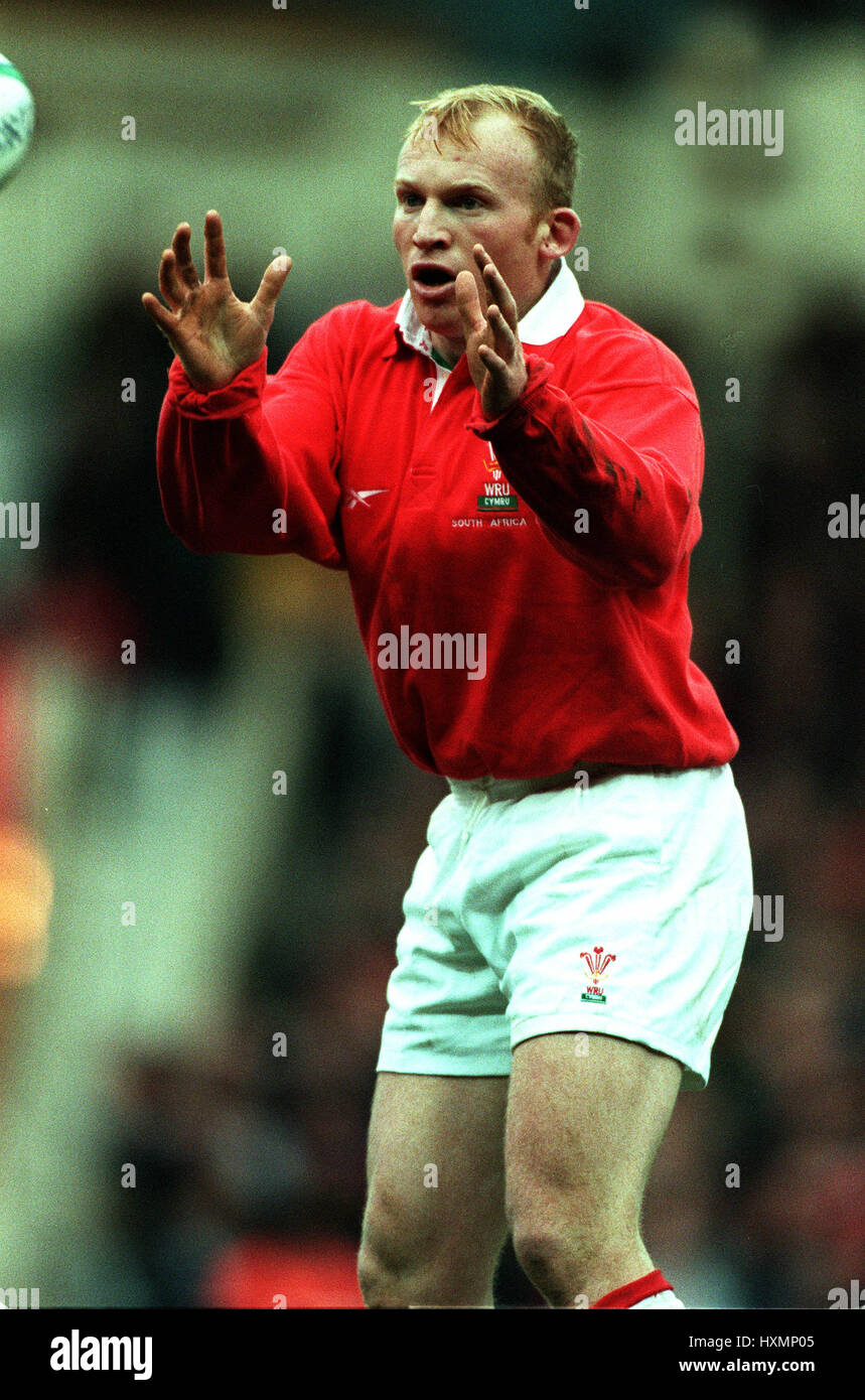NEIL JENKINS WALES & PONTYPRIDD RU 16 November 1998 Stock Photo - Alamy