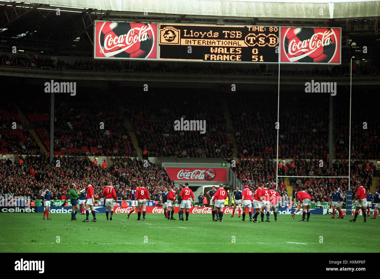FINAL SCOREBOARD WALES V FRANCE 07 April 1998 Stock Photo - Alamy