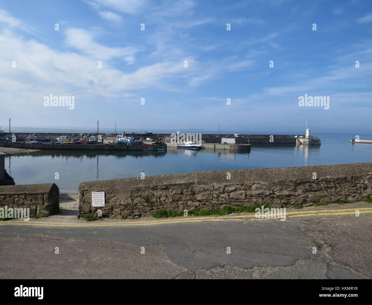 Seaside seahouses hi-res stock photography and images - Alamy