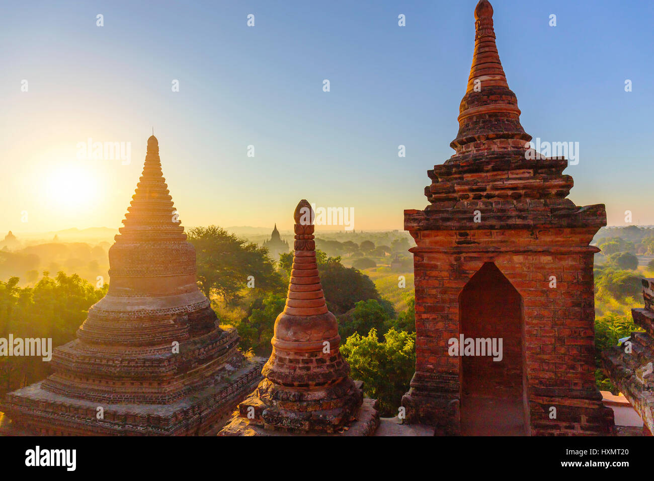 Scenic view of ancient Bagan temple during golden hour Stock Photo - Alamy