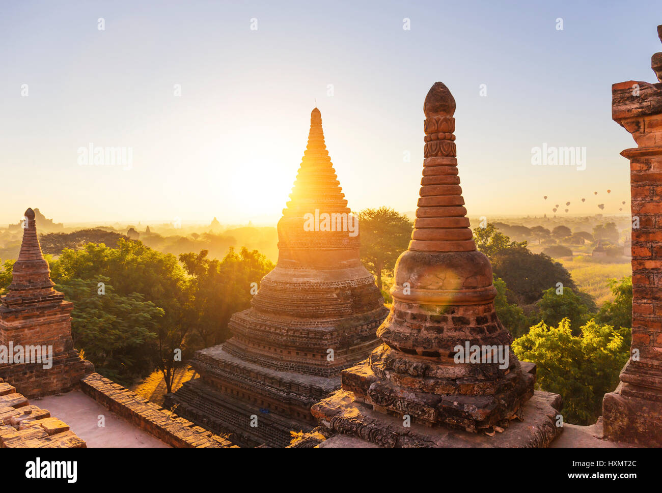 Scenic view of ancient Bagan temple during golden hour Stock Photo - Alamy