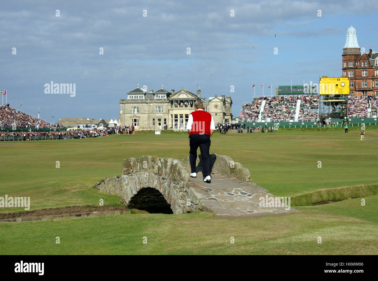 JACK NICKLAUS SAYS GOODBYE THE OPEN ST.ANDREWS 17 July 2005 Stock Photo ...