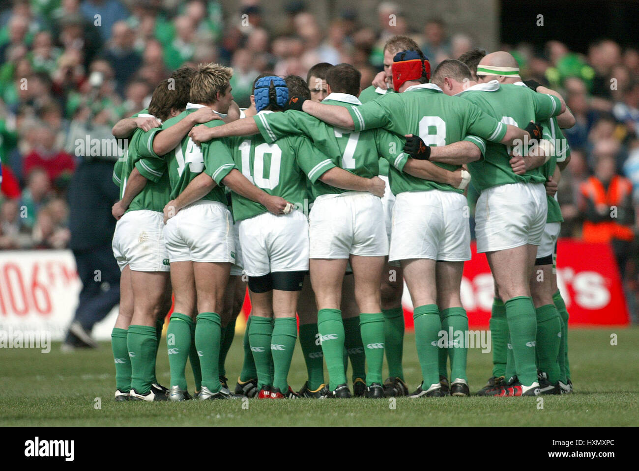IRISH HUDDLE IRELAND RU V ENGLAND RU LANSDOWNE ROAD DUBLIN 30 March ...