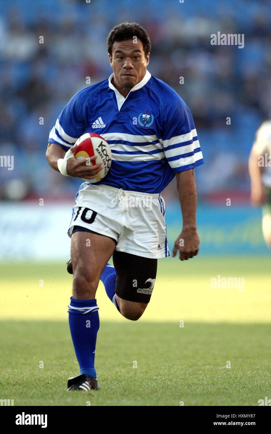 BRIAN LIMA SAMOA RU MANCHESTER ENGLAND 02 August 2002 Stock Photo - Alamy