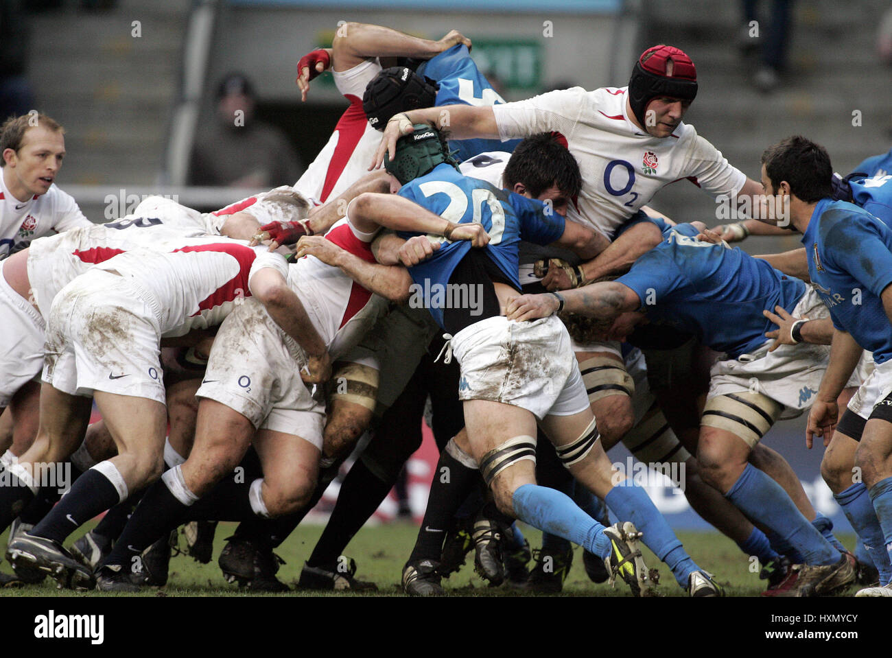 England scrum down hi-res stock photography and images - Alamy