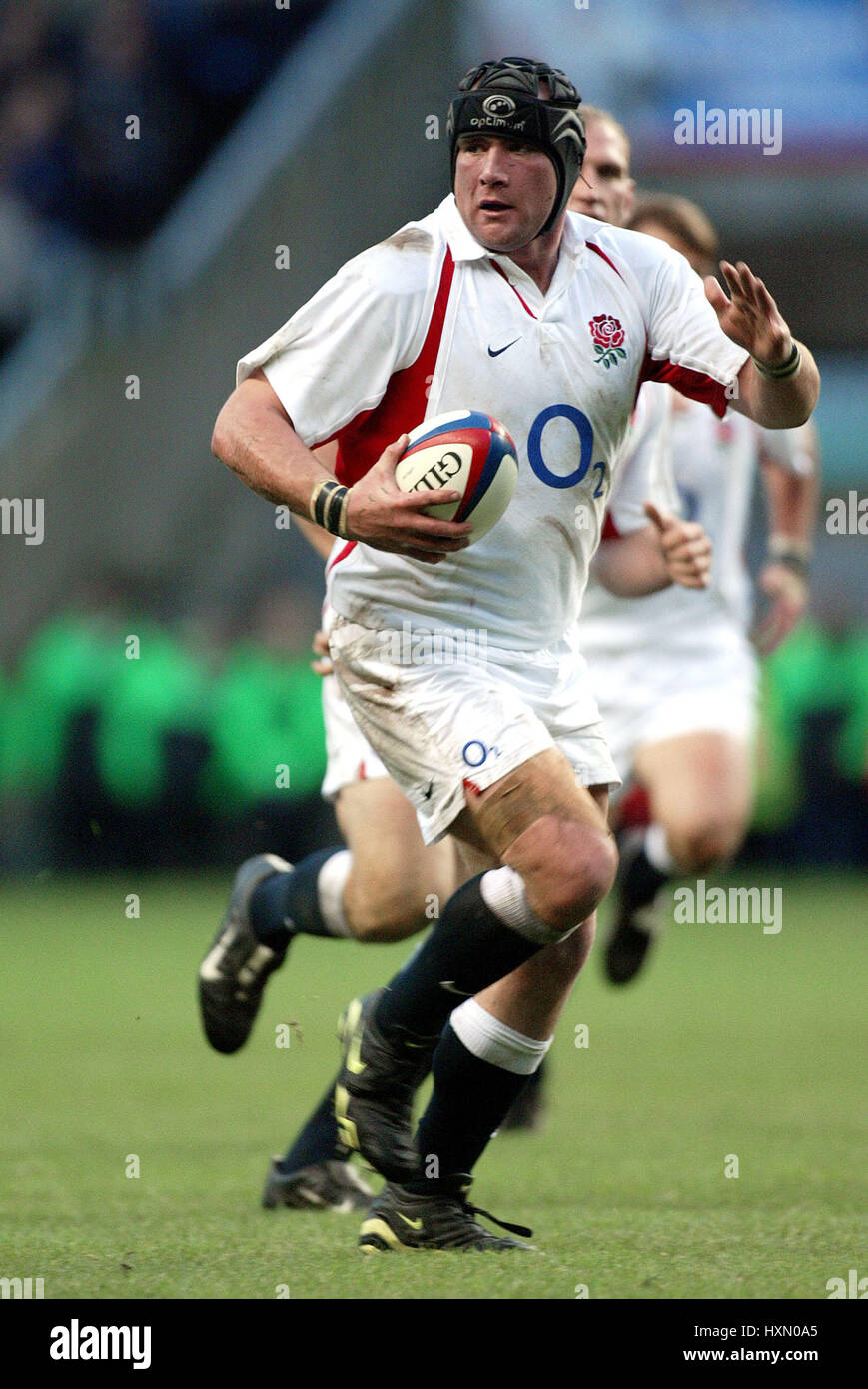 Phil vickery with ball rugby england hi-res stock photography and ...