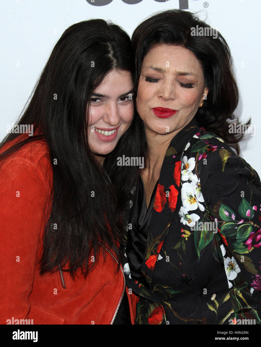 Tara Aghdashloo Manoto