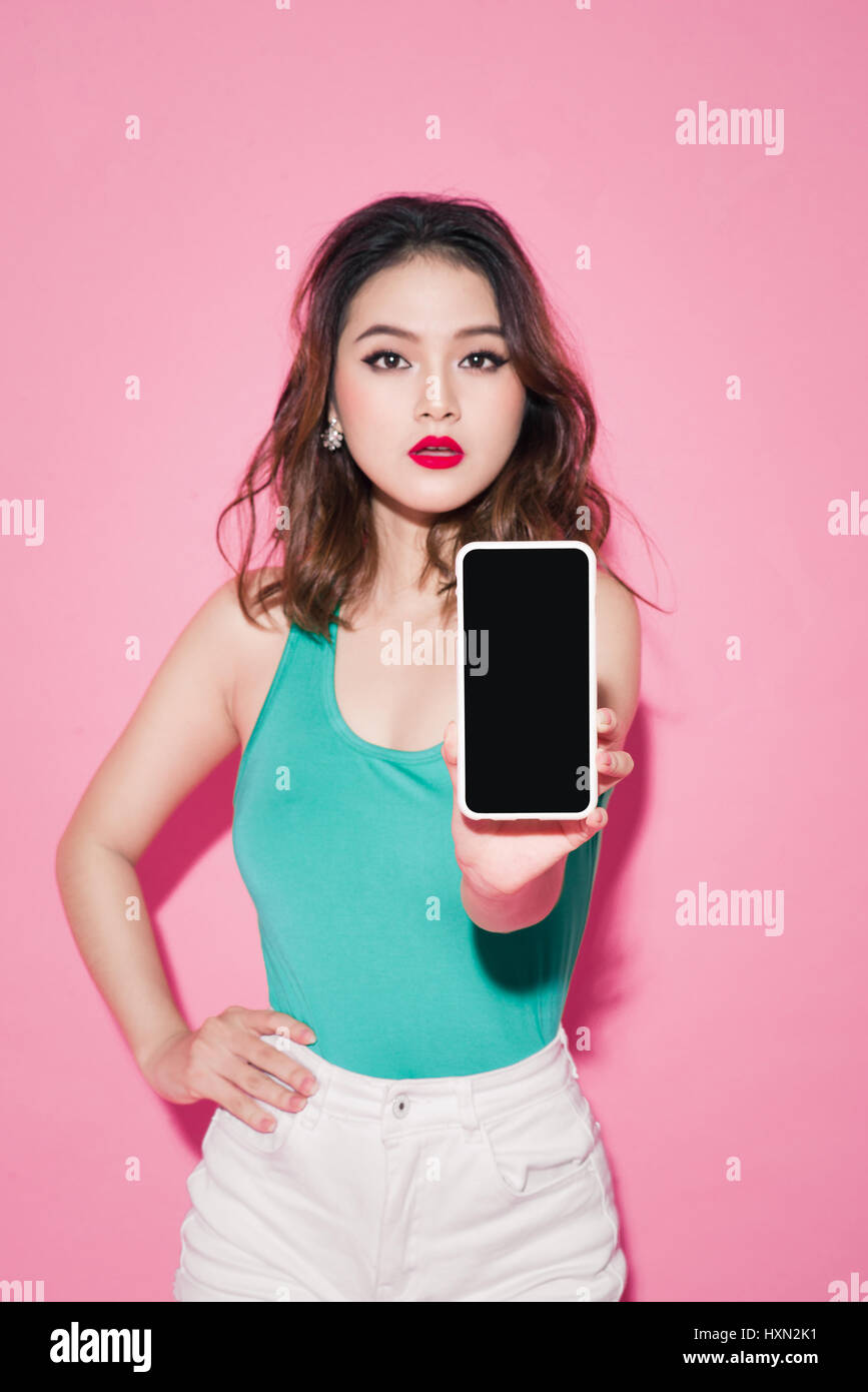 Asian girl iphone hi-res stock photography and images - Alamy