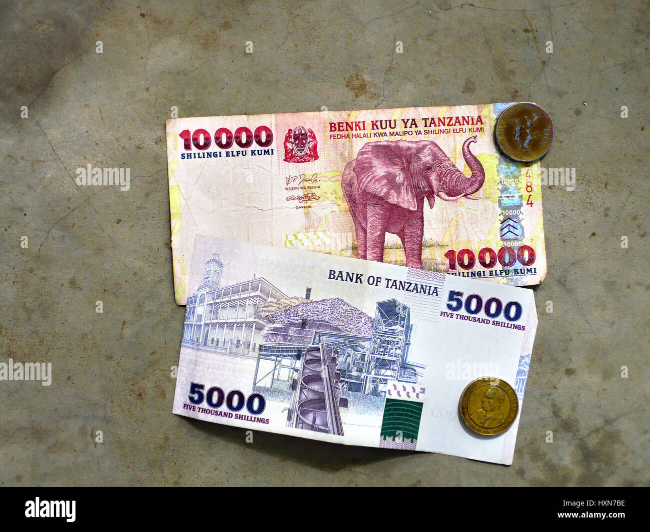 Tanzania money hi-res stock photography and images - Alamy
