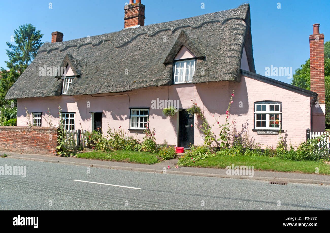 Chelsworth, Thatch Cottage, Suffolk Stock Photo - Alamy