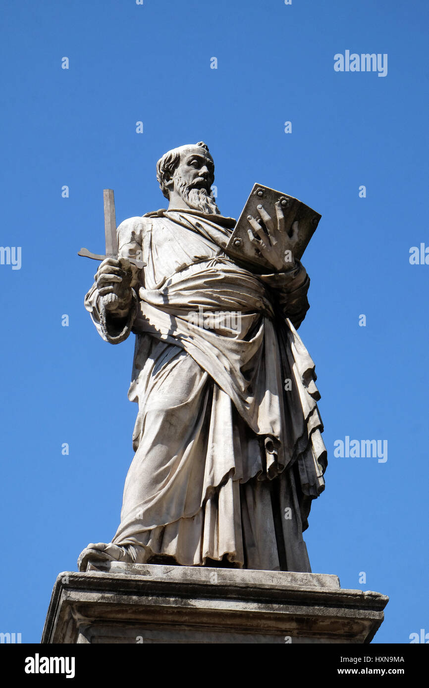 Apostle paul sculpture hi-res stock photography and images - Alamy