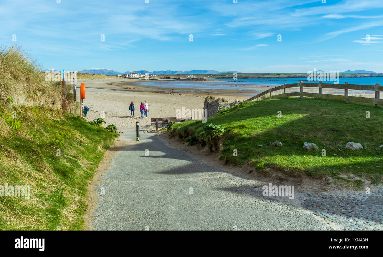 A view of Broad beach, Rhosneigr, Anglesey Stock Photo - Alamy