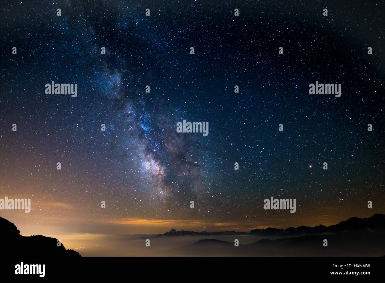 The outstanding beauty of the Milky Way arc and the starry sky ...