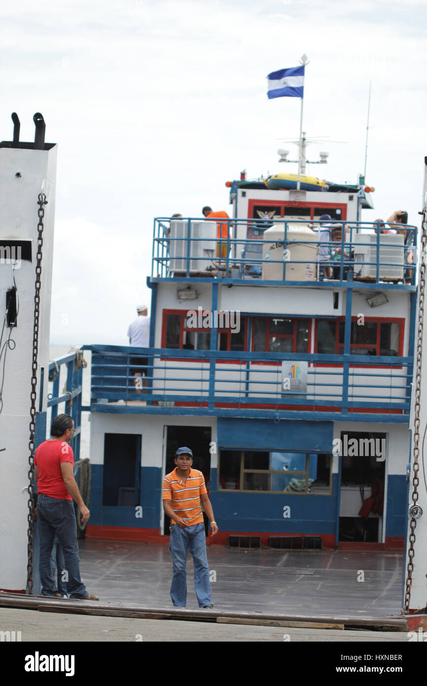 Vacaciones en ferry hi-res stock photography and images - Alamy