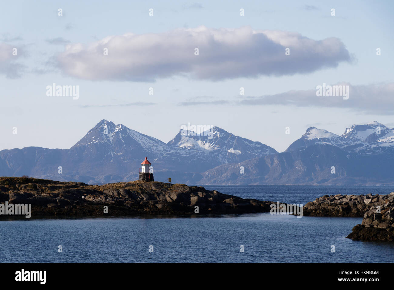 Snowy harbor view hi-res stock photography and images - Alamy